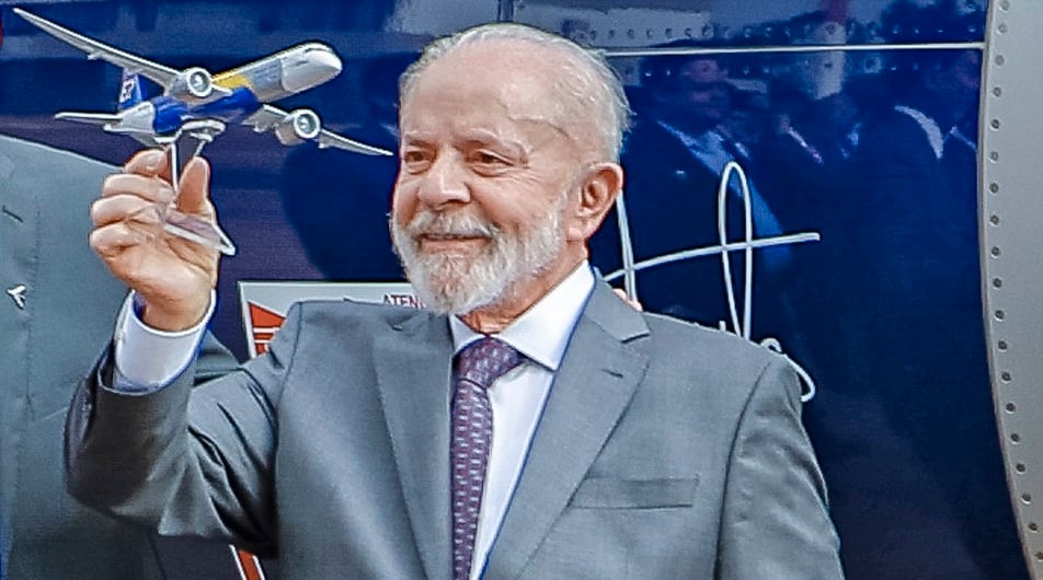 Lula pediu urgência na aquisição depois de o avião atual apresentar ...