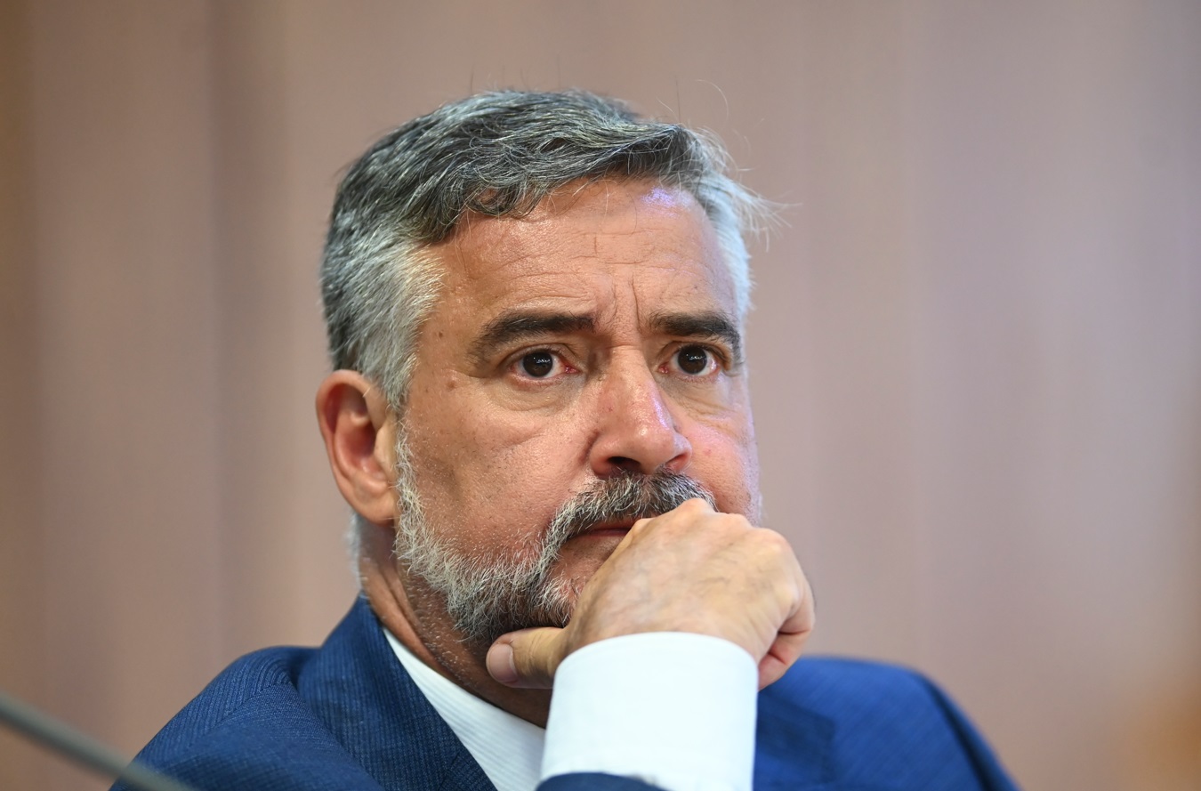 Paulo Pimenta destinou quase R$ 300 milhões à Globo através da Secom